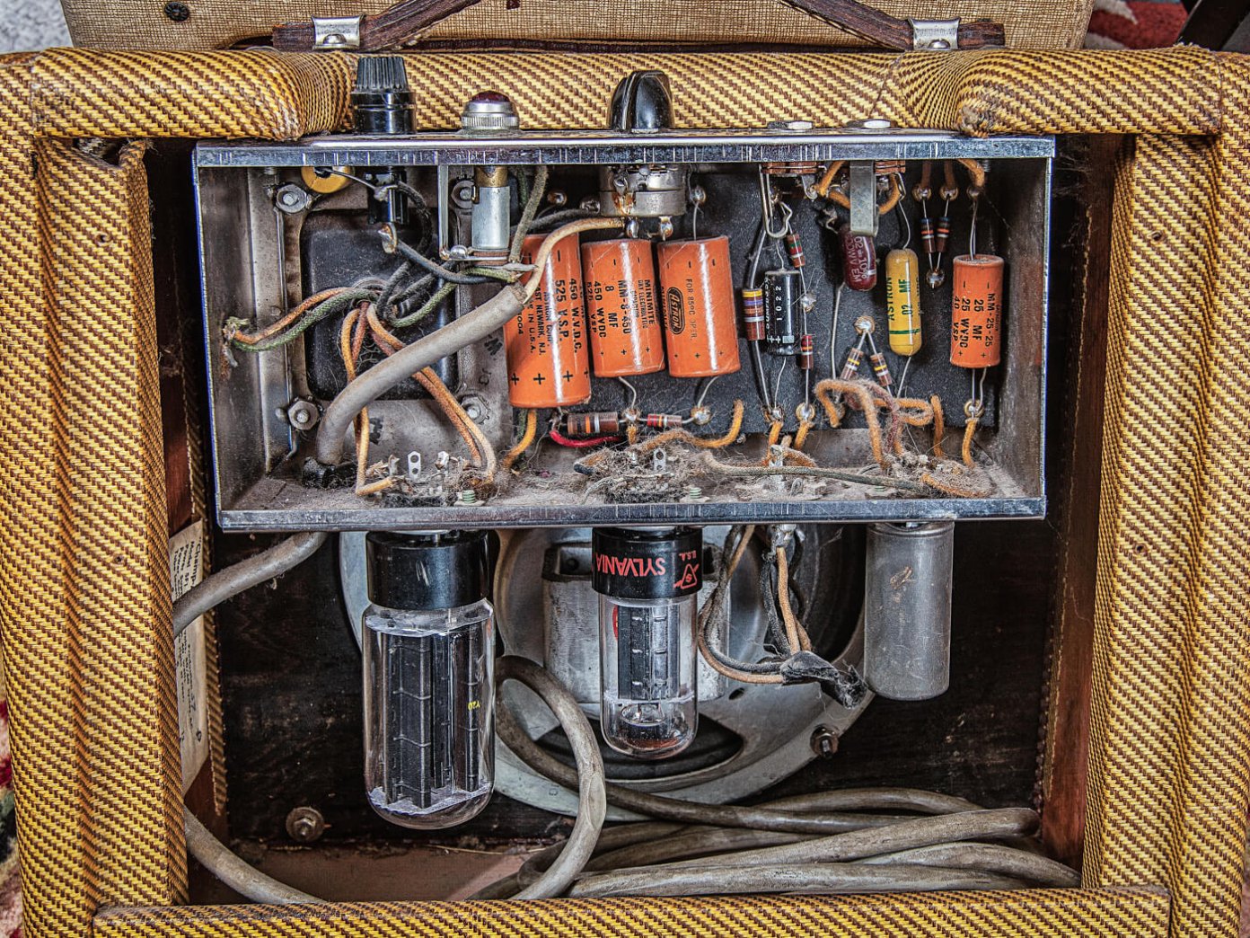 Amp FAQ: When should I replace the tubes in my amp?